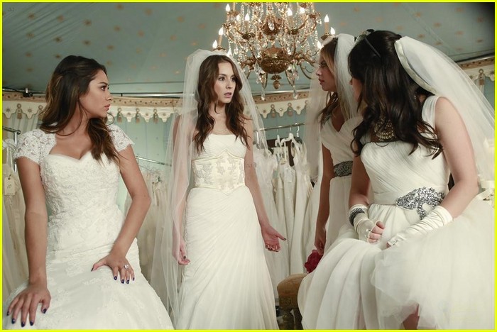 'Pretty Little Liars' Become Brides for Charity Fashion Show | Photo ...
