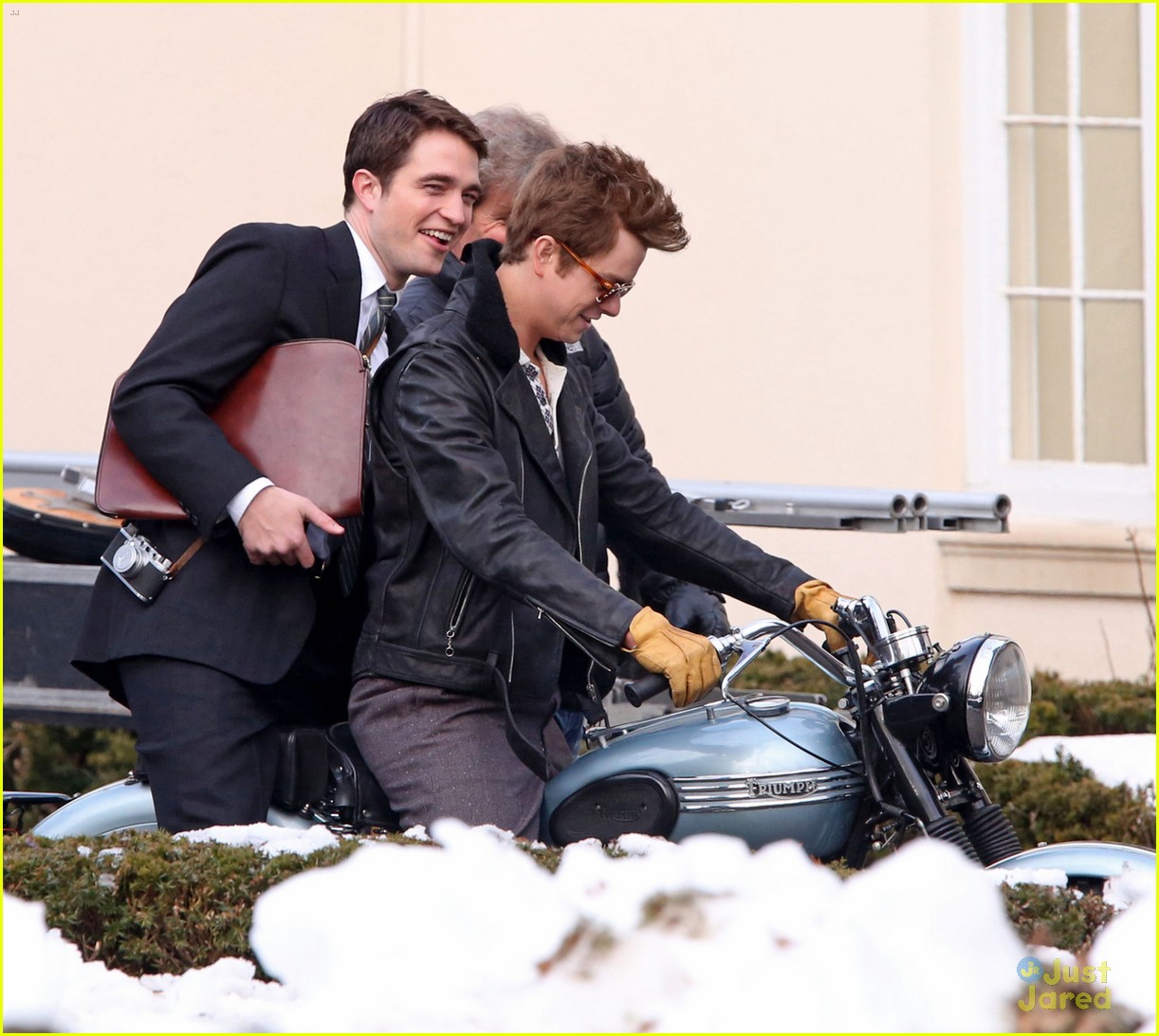 Robert Pattinson & Dane DeHaan: Motorcycle Duo for 'Life' | Photo ...