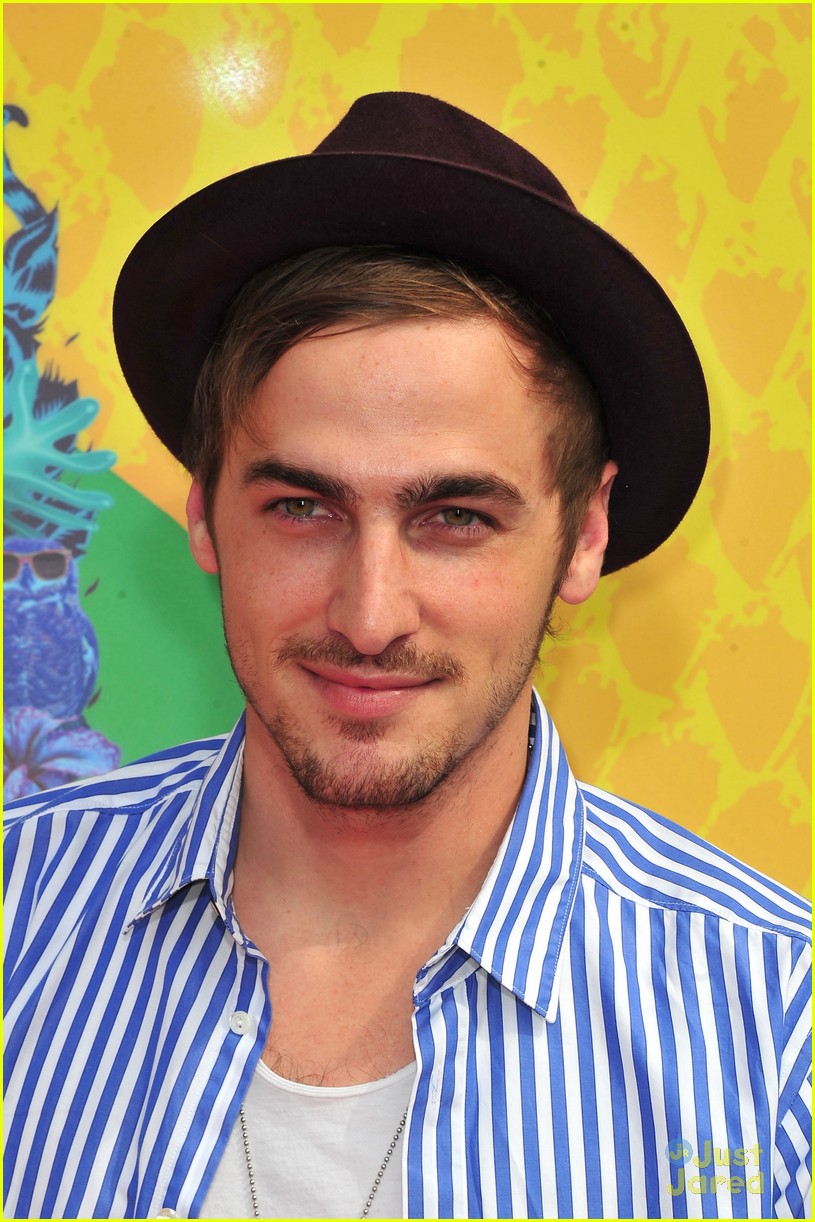 Kendall Schmidt Gets Called the Wrong Name at the Kids' Choice Awards ...