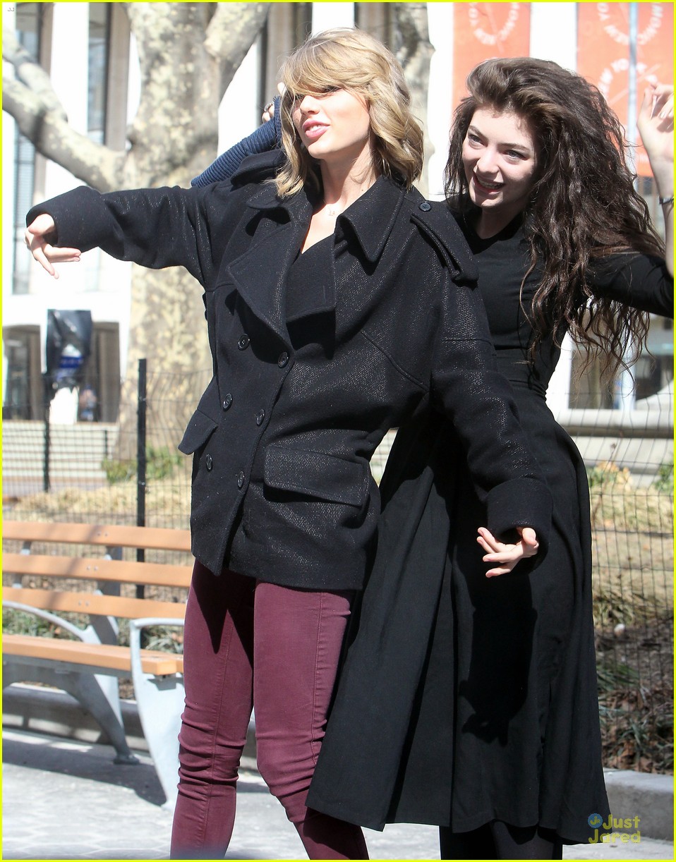Taylor Swift & Lorde Show Their Fun & Silly Attitude in NYC! | Photo ...