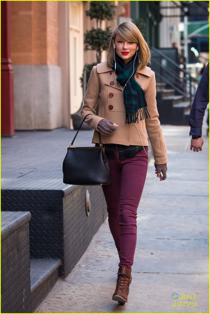Full Sized Photo of taylor swift plaid wind shopping 13 | Taylor Swift ... Full Sized Photo of taylor swift plaid wind shopping 13 | Taylor Swift ...