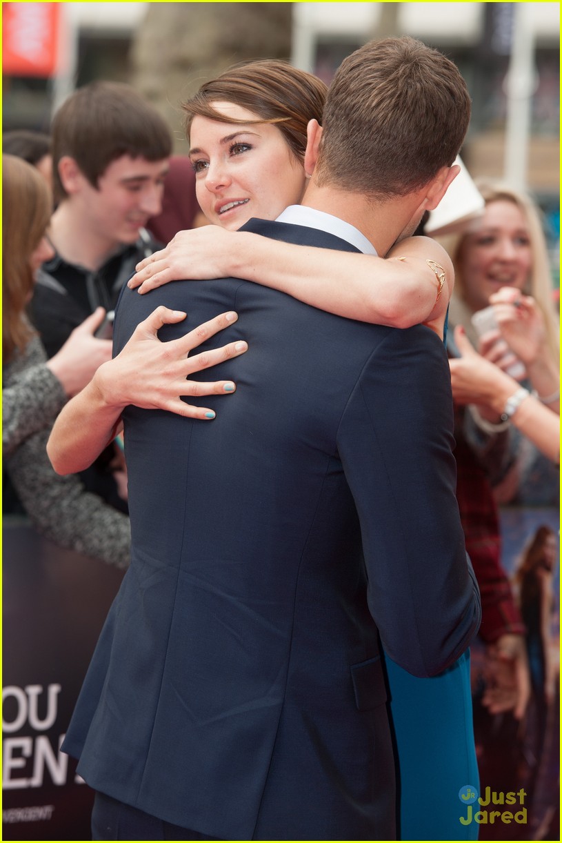 Shailene Woodley & Theo James Hug it Out at the 'Divergent' Premiere ...