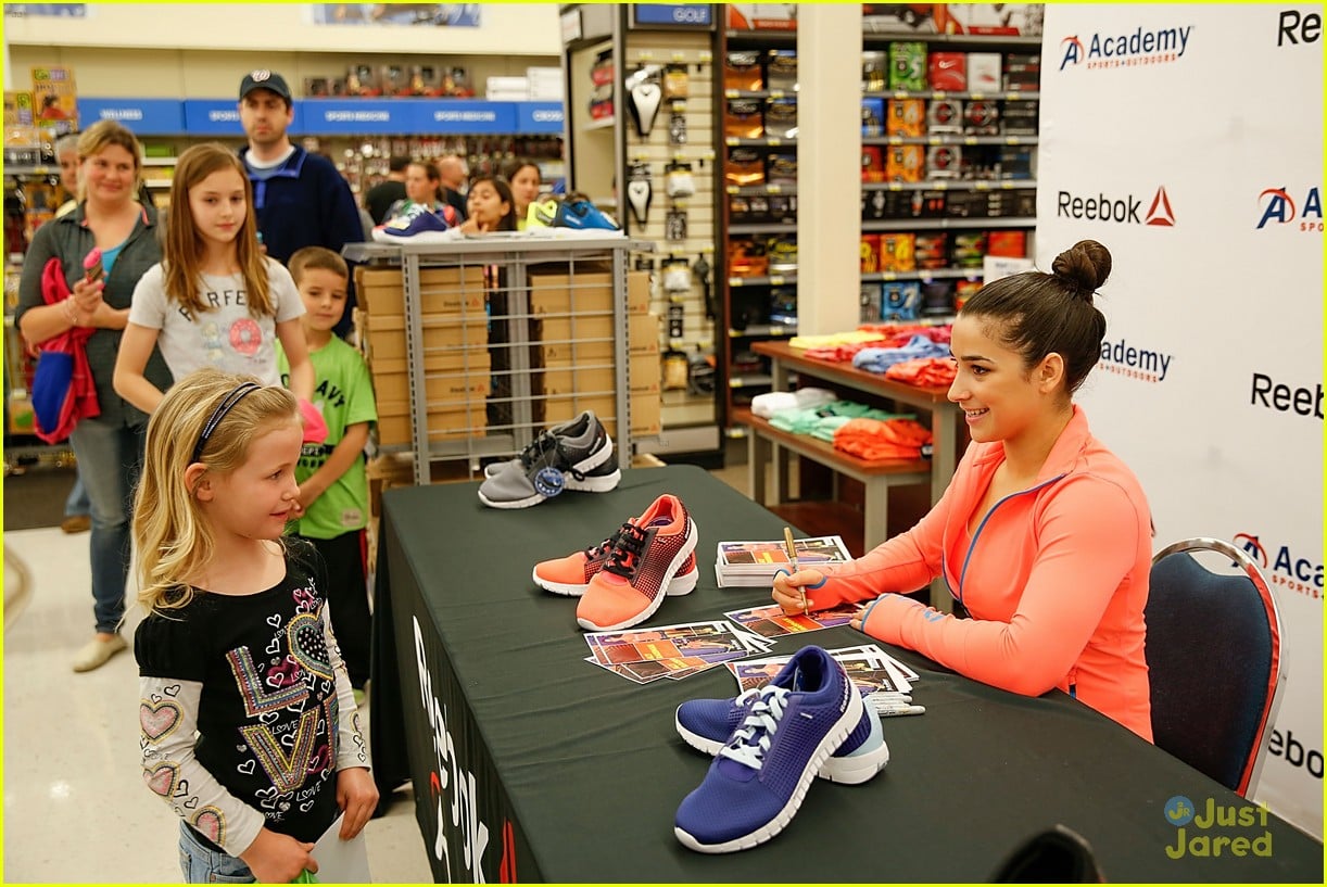 Aly Raisman: Reebok Meet & Greet in Texas! | Photo 660788 - Photo ...