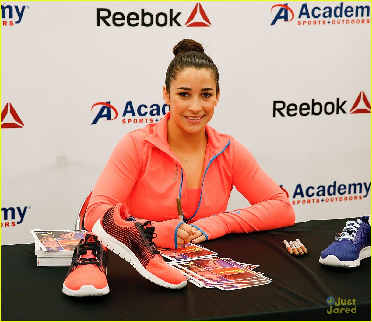 Aly Raisman: Reebok Meet & Greet in Texas! | Photo 660789 - Photo ...