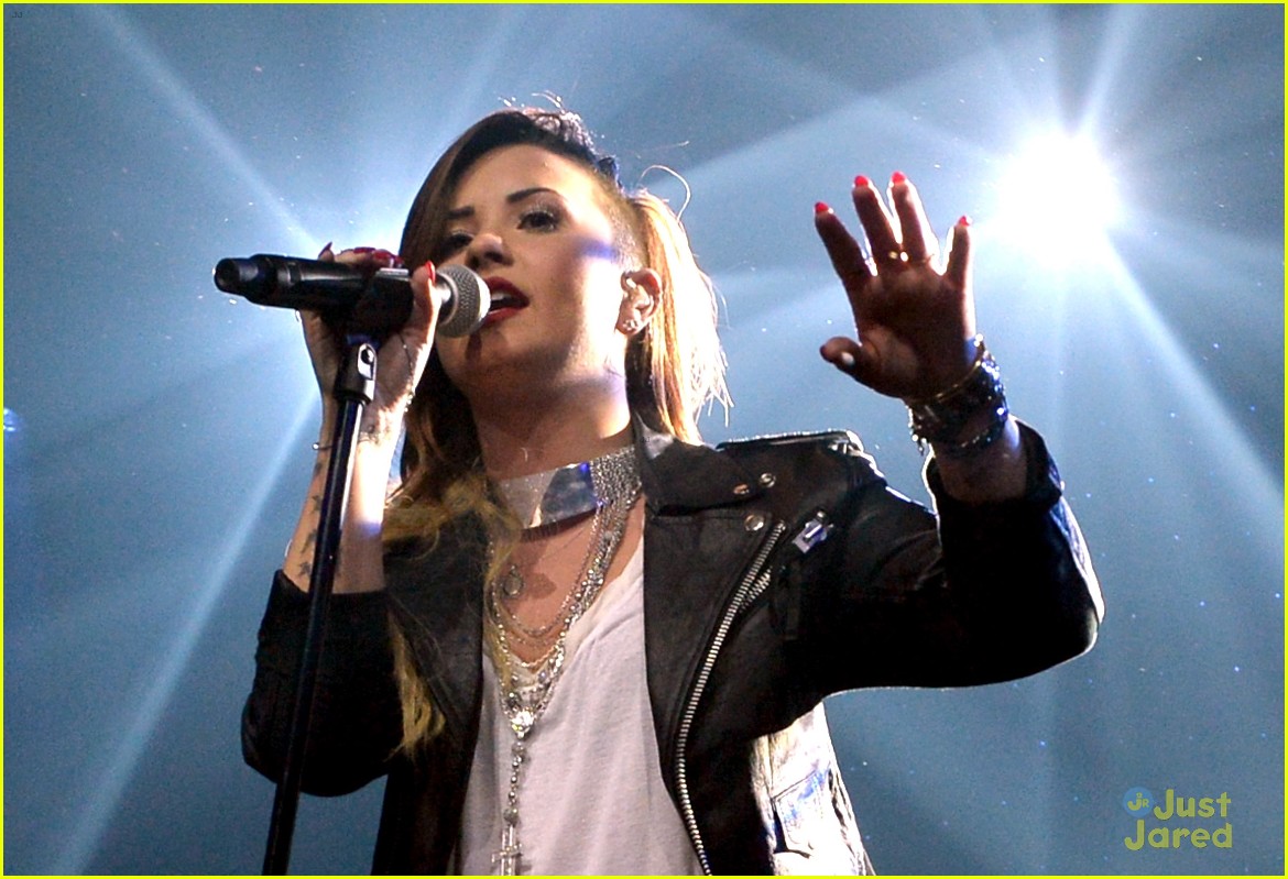 Demi Lovato Feels Like an 'Old Lady' After Rare Night of Clubbing ...