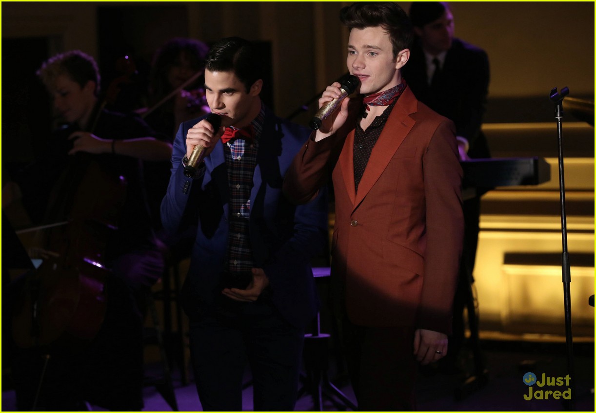 Darren Criss Dines With Shirley MacLaine on 'Glee' | Photo 669271 ...