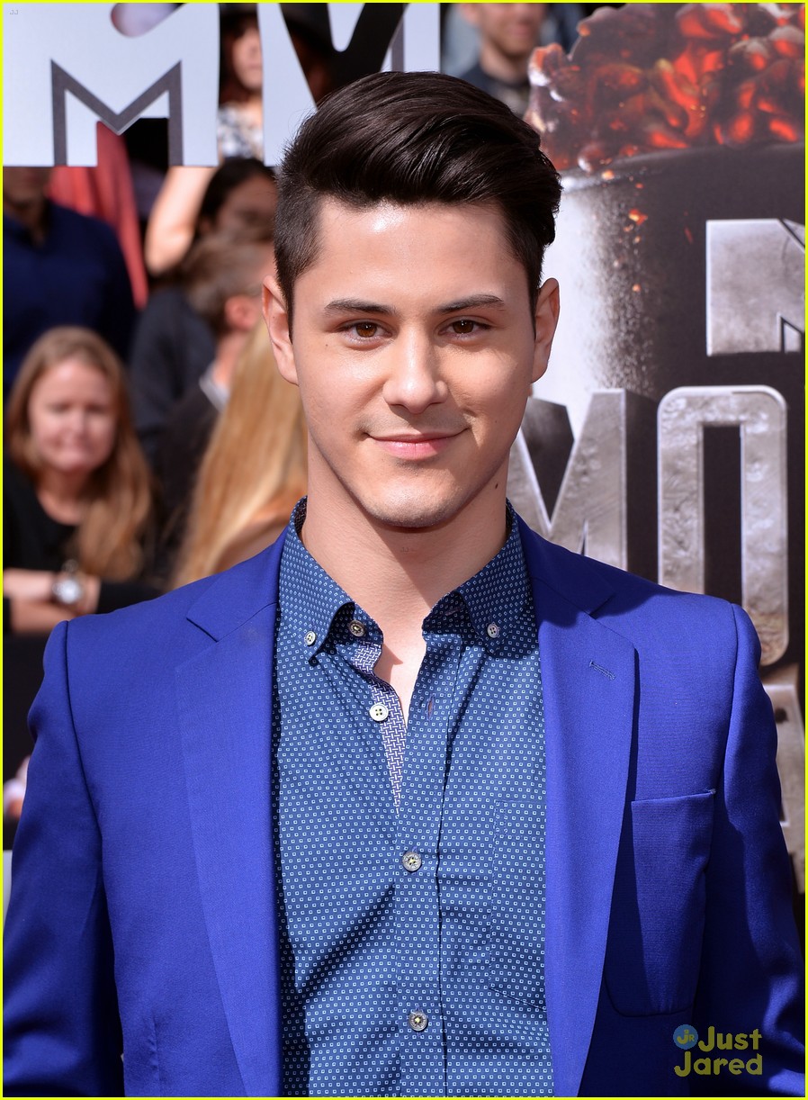 Gregg Sulkin & Michael J. Willett Aren't 'Faking It' at MTV Movie ...
