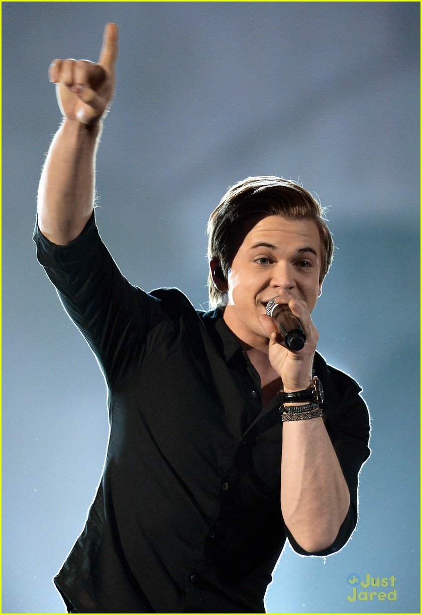 Hunter Hayes Performs 'Invisible' at ACM Awards 2014 - Watch Here ...