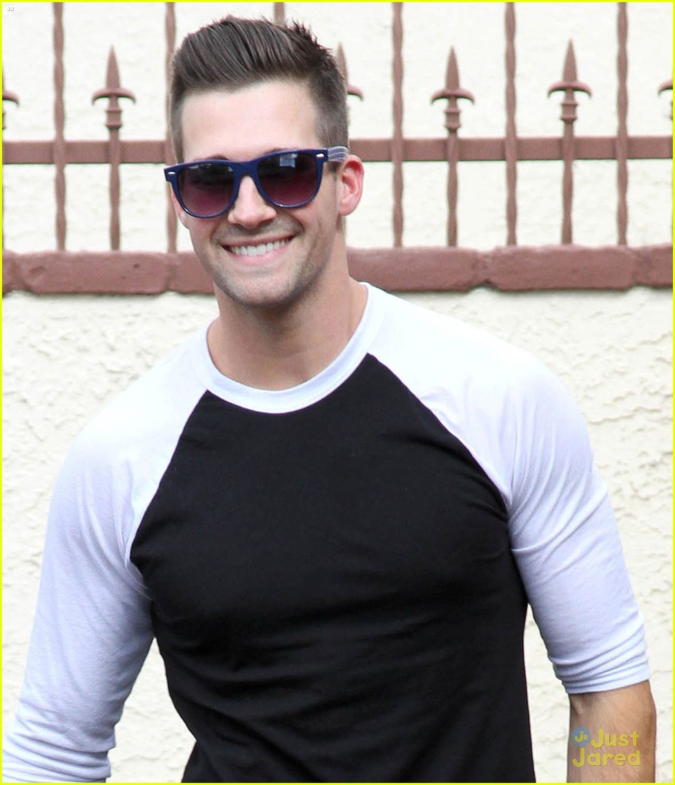 James Maslow is Fan-Friendly Outside 'DWTS' Studio | Photo 659512 ...