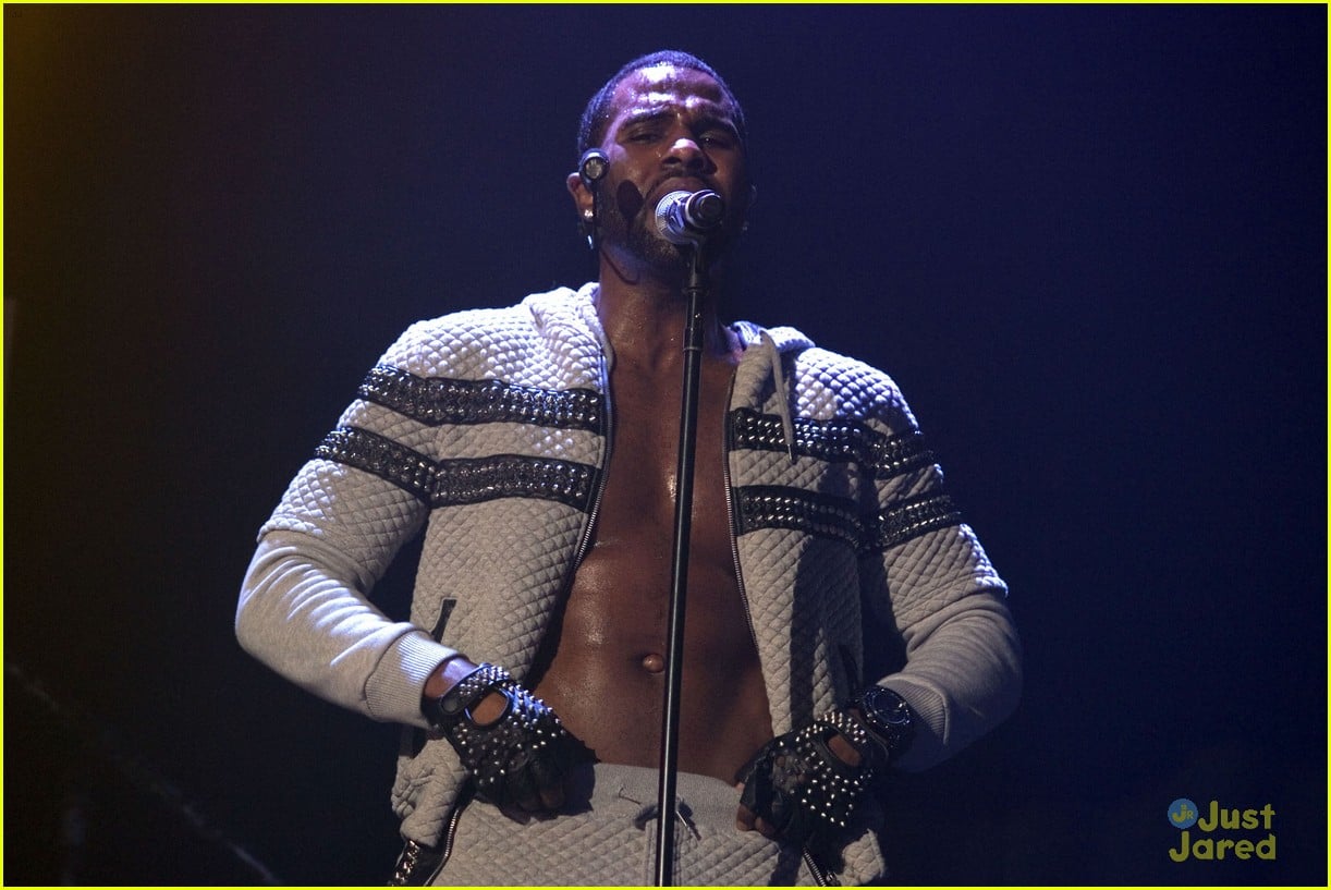 Jason Derulo Defies Gravity in Shirtless Glasgow Performance! | Photo ...