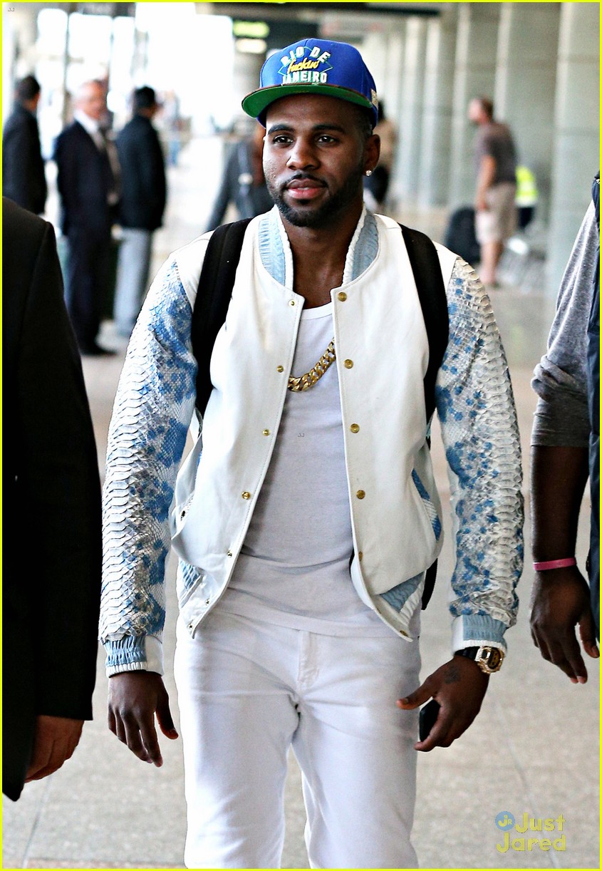 Jason Derulo Rocks All-White Ensemble in Sydney | Photo 669533 - Photo ...