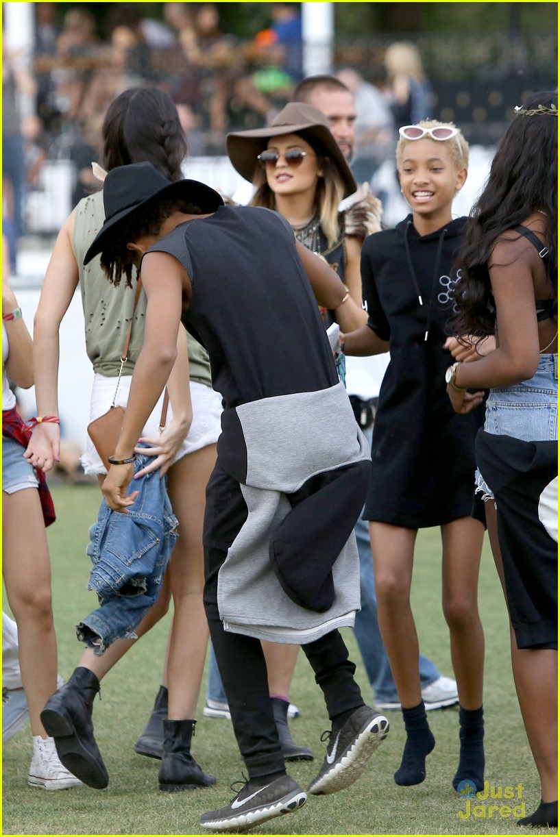 Kendall And Kylie Jenner Hang Out With Willow And Jaden Smith At Coachella