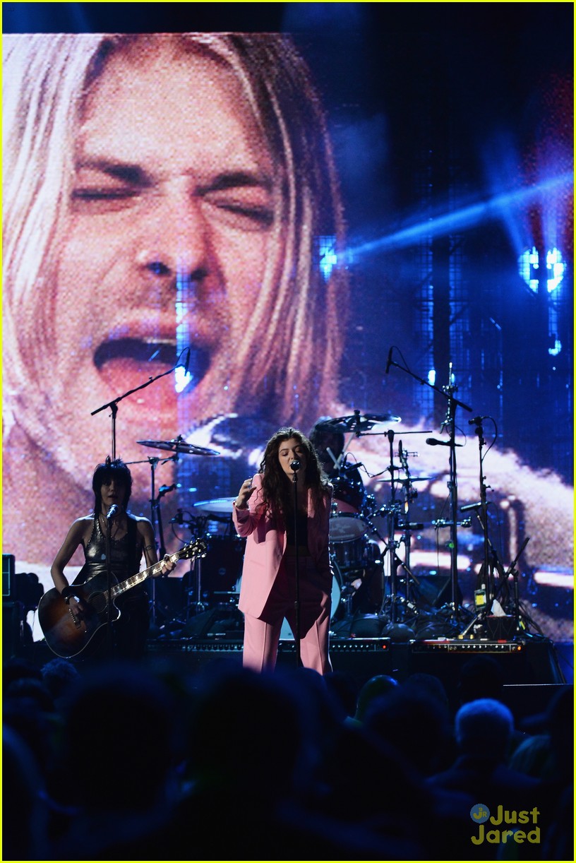 Lorde Performs at Rock & Roll Hall of Fame Induction! | Photo 662083 ...