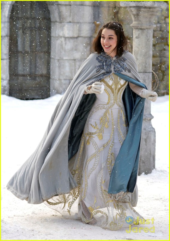 Adelaide Kane & Caitlin Stasey: Snowball Fight on 'Reign'! | Photo ...