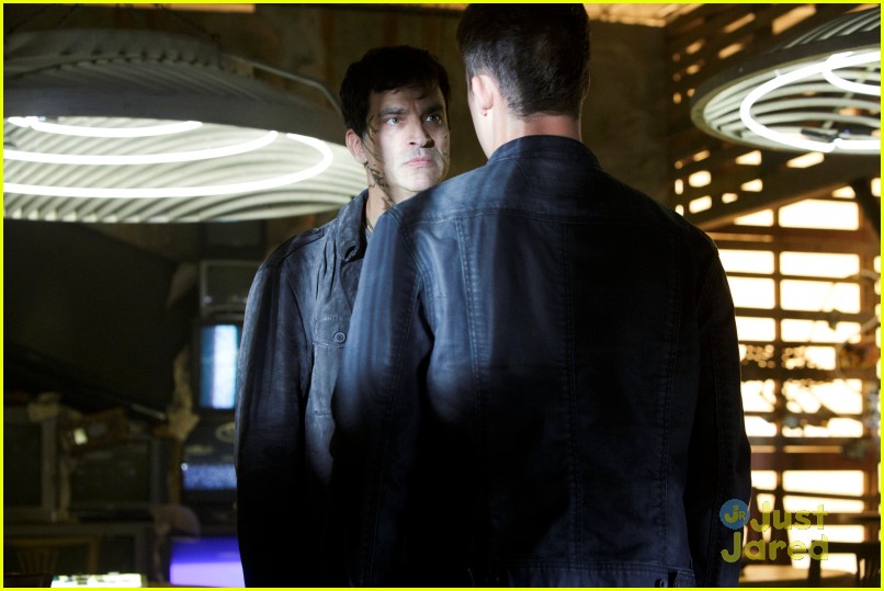 Roman & Emery Argue! What Will Happen On Tonight's All-New 'Star ...