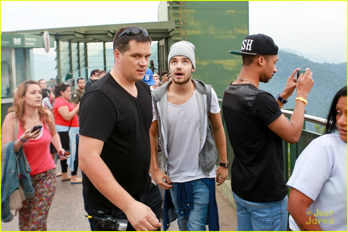 One Direction Cause Havoc While Visiting Christ The Redeemer Statue in ...