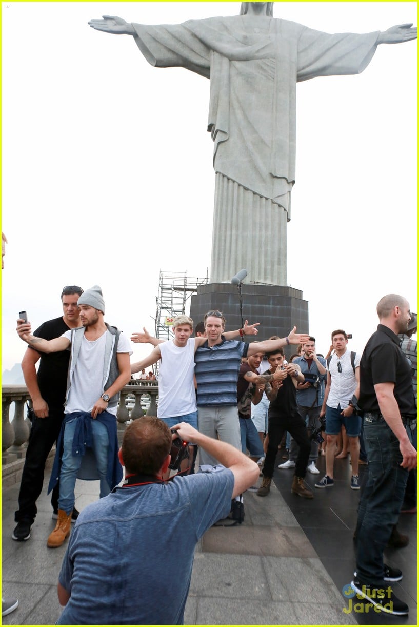 One Direction Cause Havoc While Visiting Christ The Redeemer Statue in ...