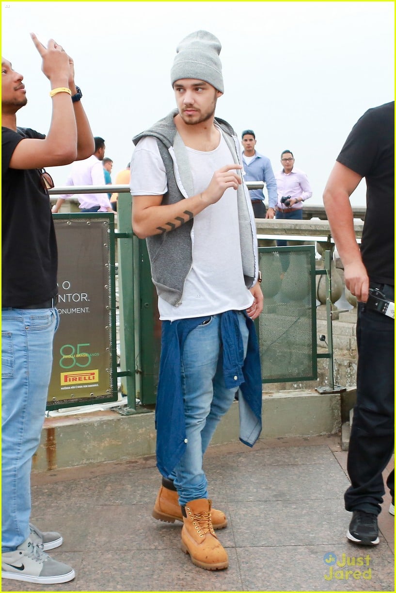One Direction Cause Havoc While Visiting Christ The Redeemer Statue in ...