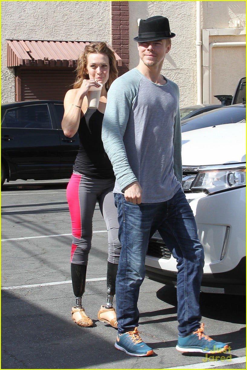 Amy Purdy & Derek Hough Dance In Parking Lot Ahead of DWTS Semi-Finals ...