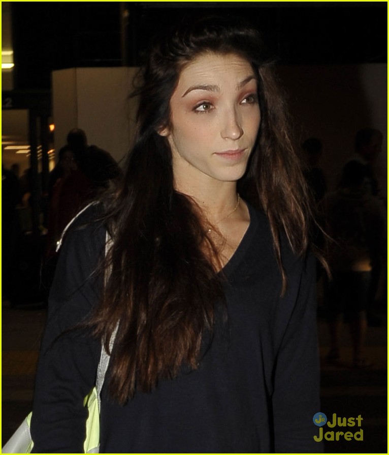 Charlie White Takes His Pup on the Ice! (Video) | Photo 671606 - Photo ...