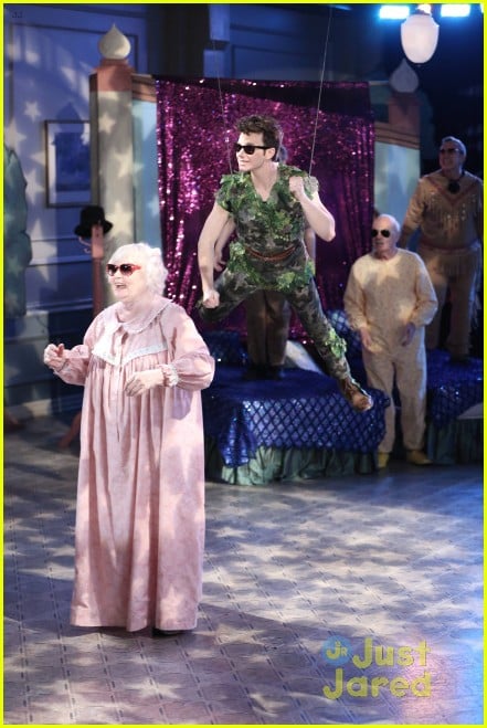 Full Sized Photo of glee old dog new tricks episode 09 | Kurt Becomes ...