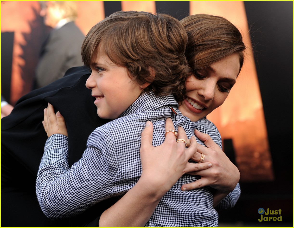 Elizabeth Olsen Brings 'Godzilla' To Hollywood | Photo 673433 - Photo ...