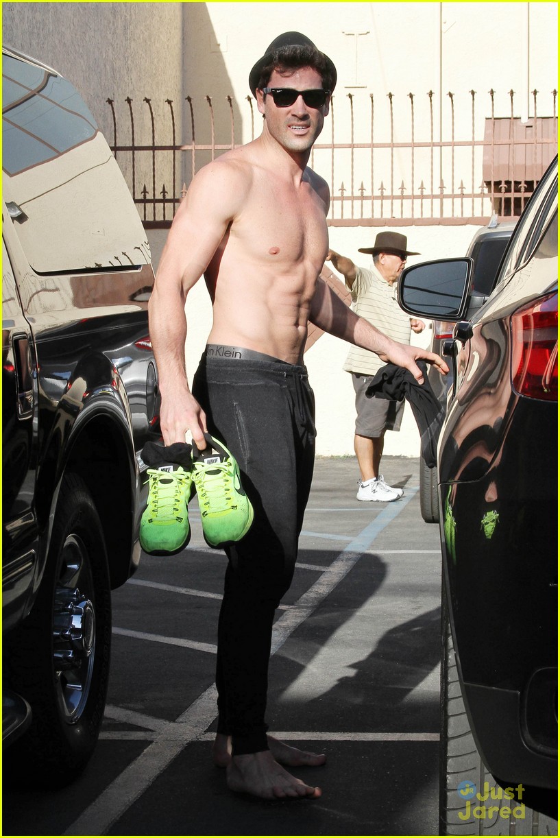 Maksim Chmerkovskiy Goes Shirtless After Dwts Final Practice With Meryl Davis Photo 676448