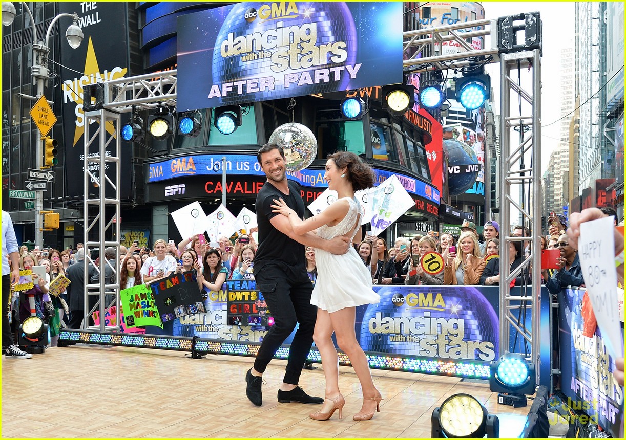 Meryl Davis & Maksim Chmerkovskiy Celebrate DWTS Win on 'GMA' with Amy ...