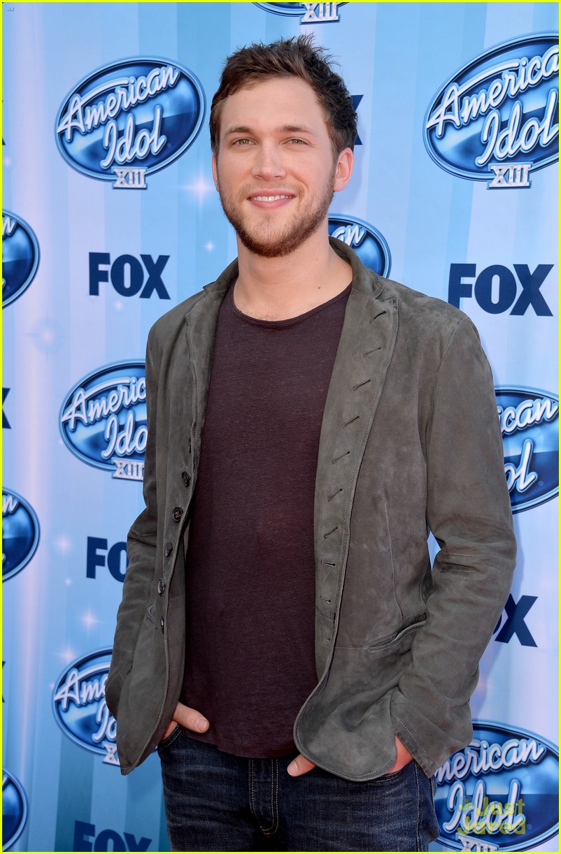 Sam Woolf Sings 'Raging Fire' with Phillip Phillips on 'Idol' Finale ...