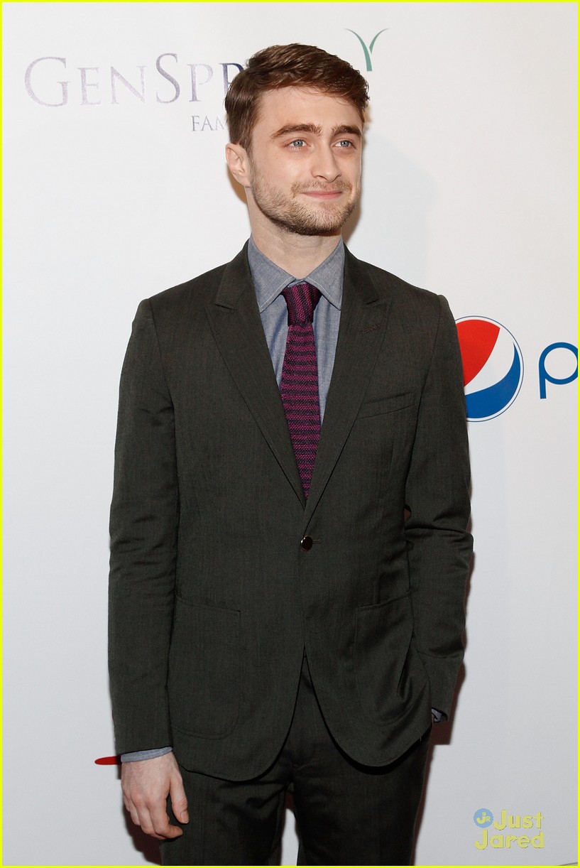 Daniel Radcliffe Suits Up for the Annual Drama League Awards Ceremony ...