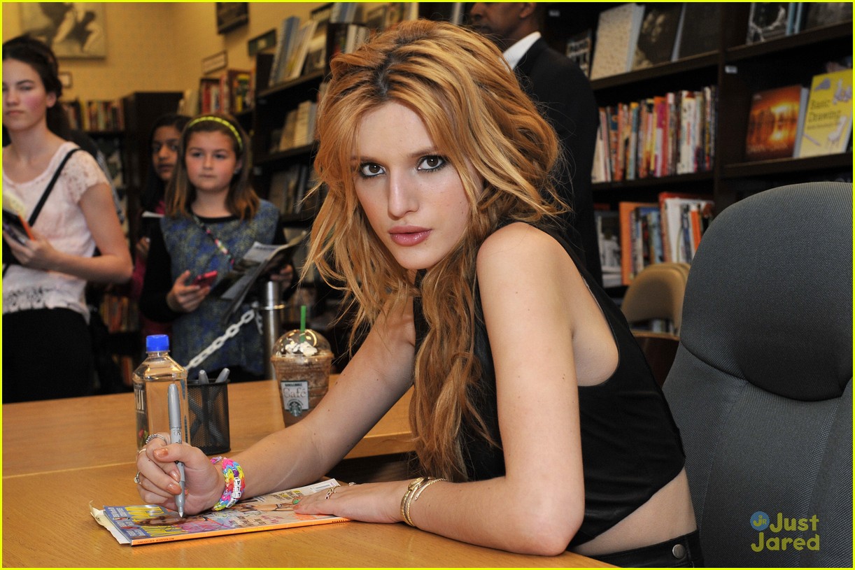 Bella Thorne Meets a Big Fan at Her Meet & Greet! | Photo 676696 ...