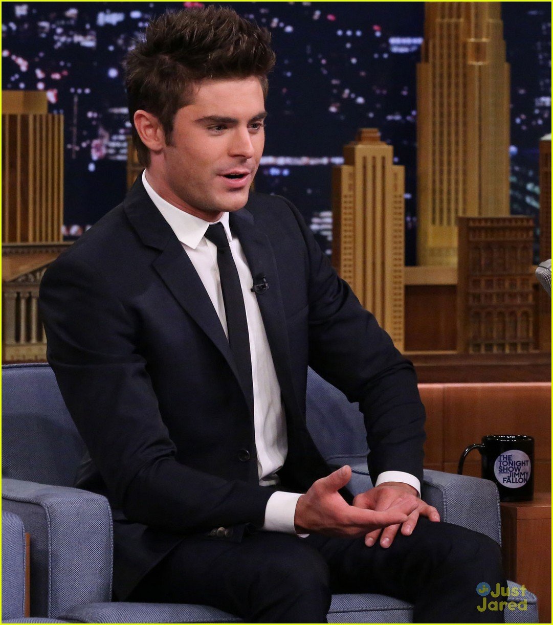Zac Efron Drops by 'The Tonight Show' After Hilarious Drag Skit | Photo ...