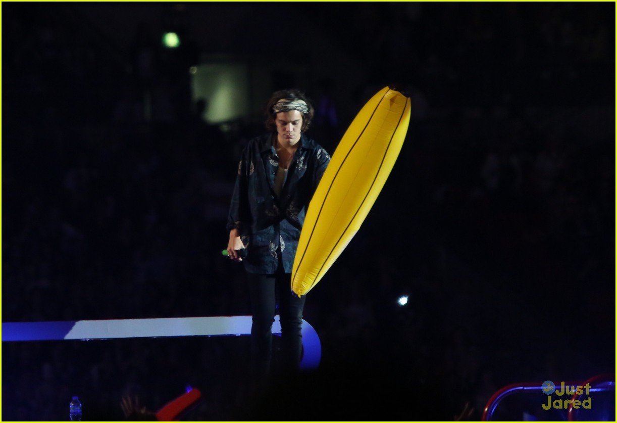 One Direction Hits the Wembley Stage for the Second Night in a Row ...