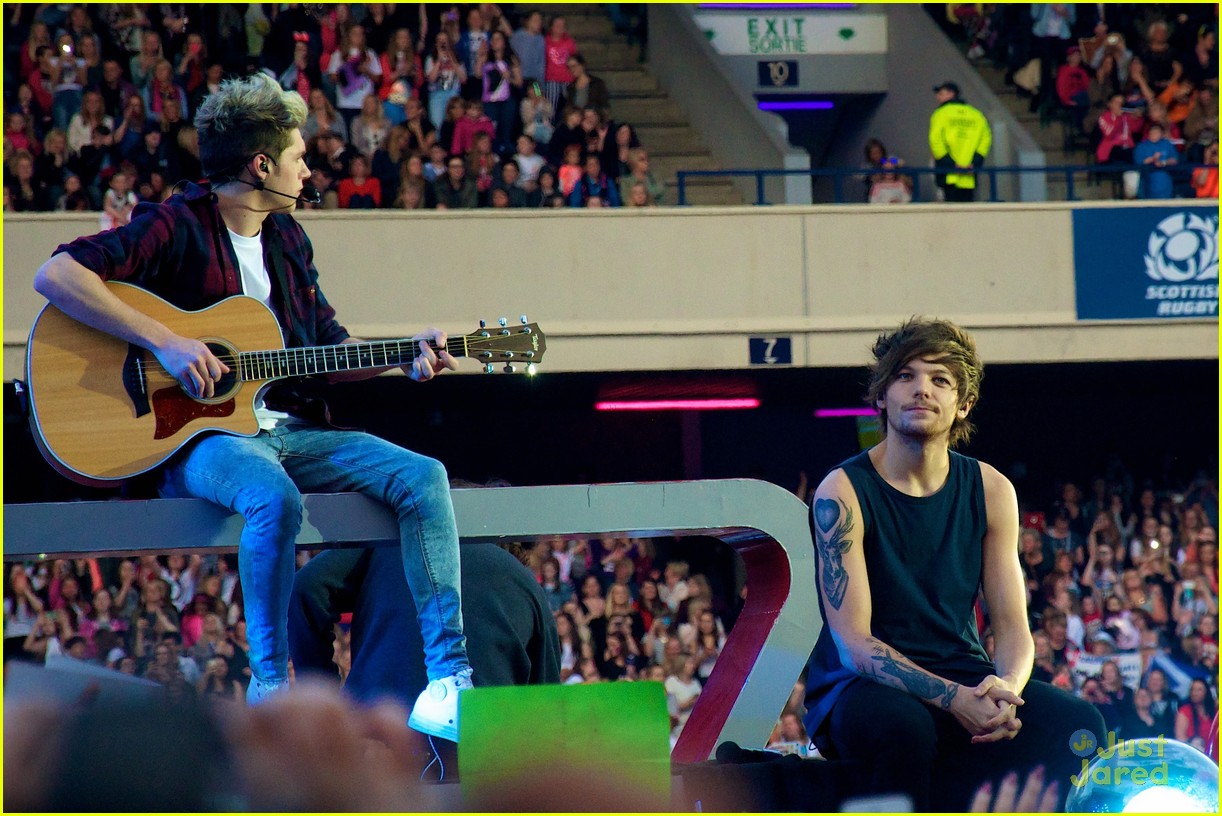 Simon Cowell Sticks By One Direction After Leaked Marijuana Video ...