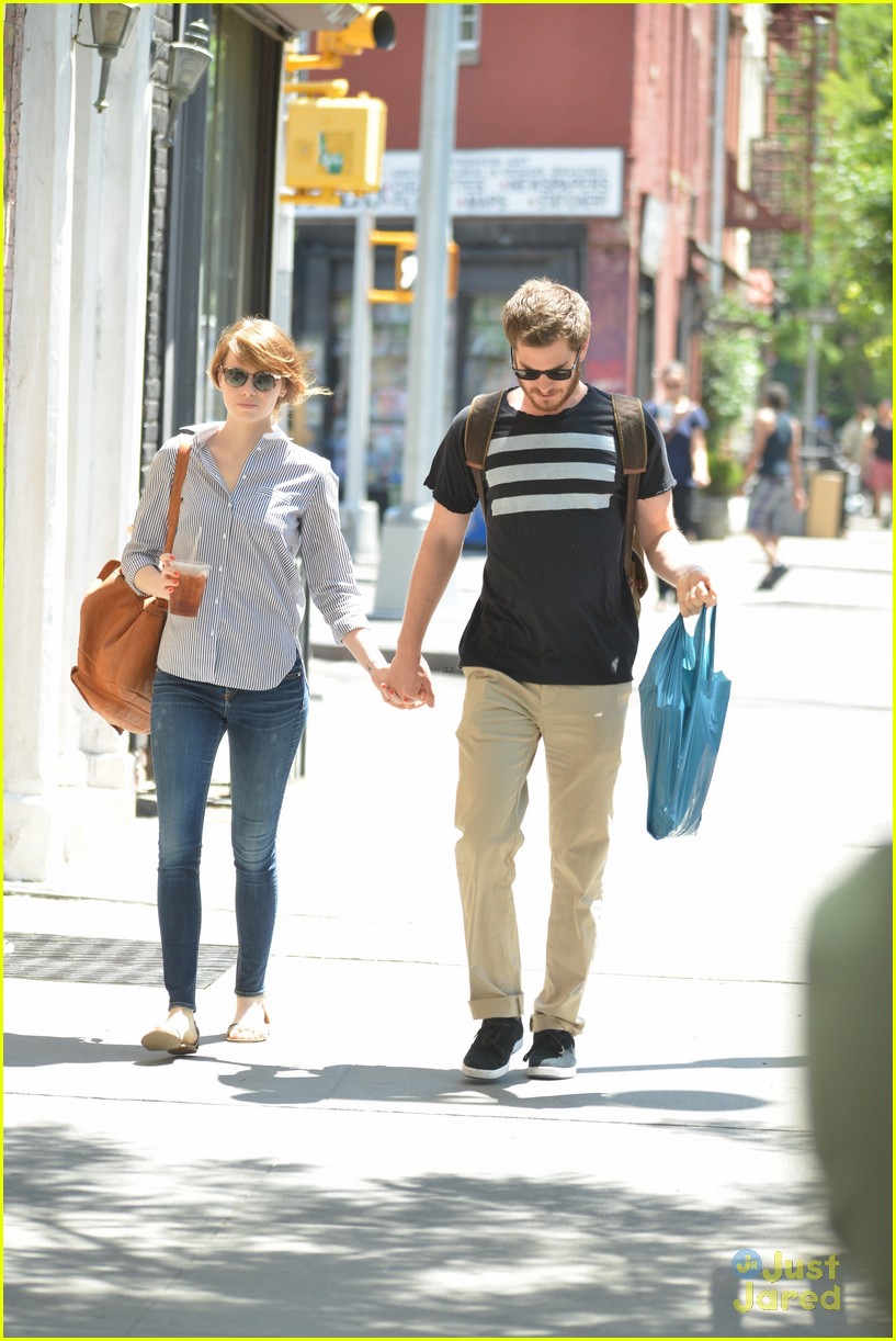 Full Sized Photo of andrew garfield confronts paparazzi on stroll with ...