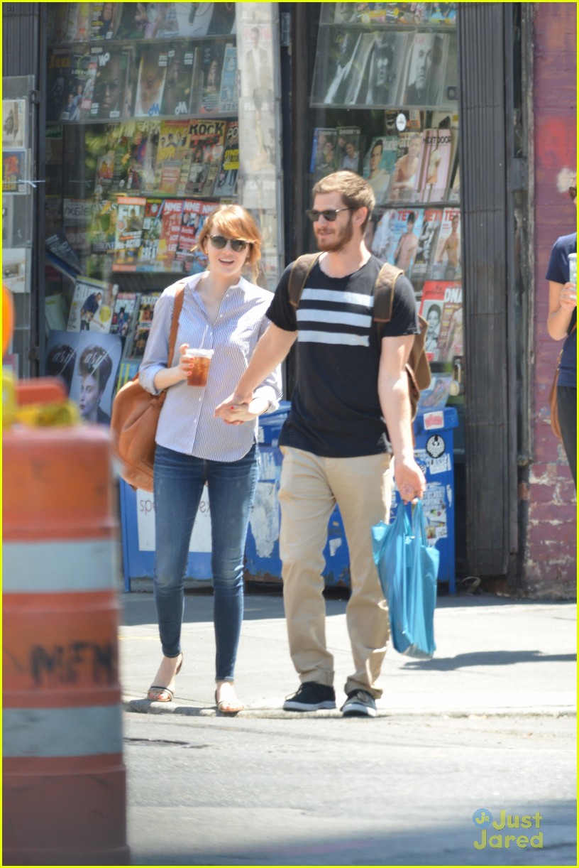 Full Sized Photo of andrew garfield confronts paparazzi on stroll with ...