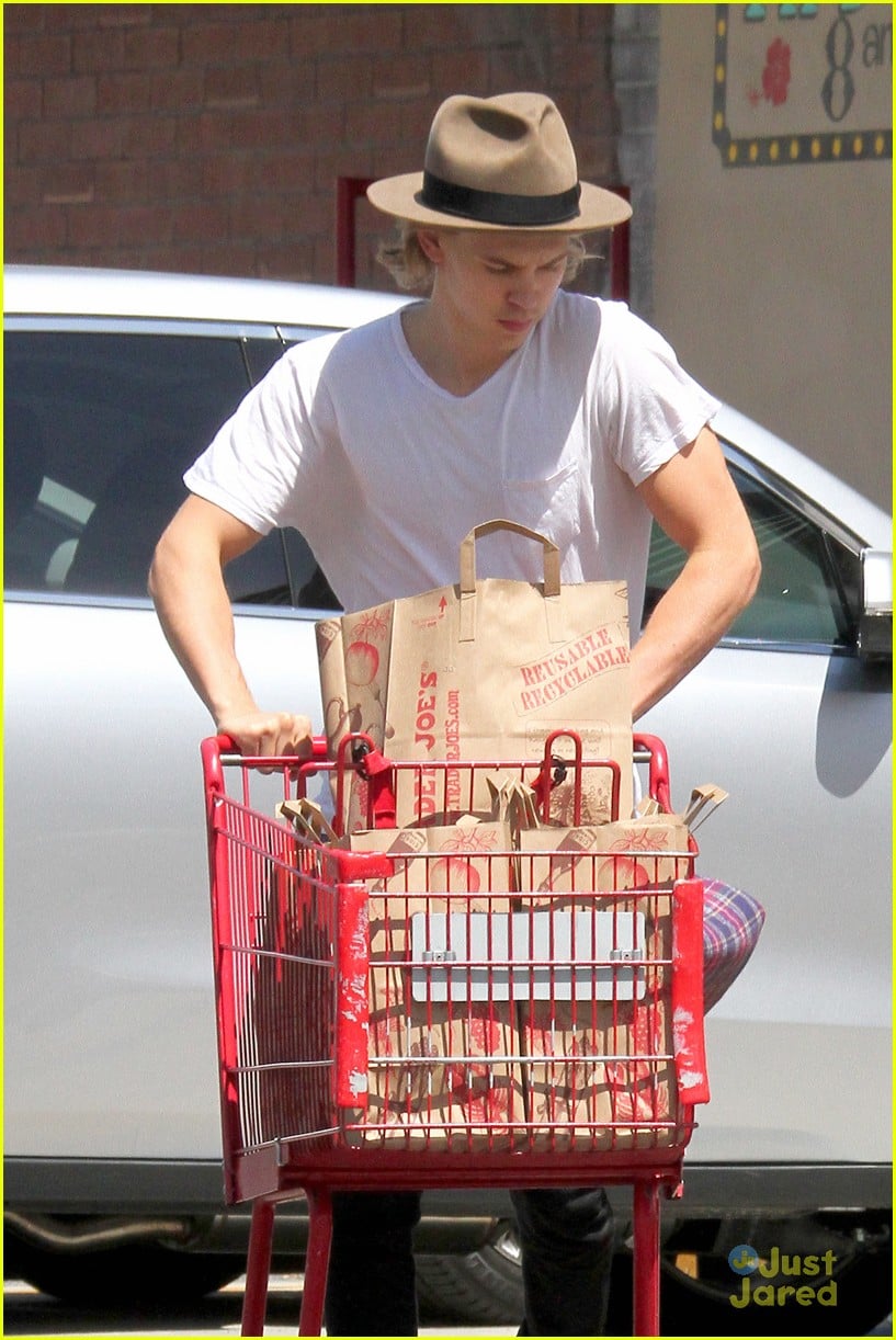 Austin Butler: Grocery Run After 'Death Of An Author' Opening Night ...