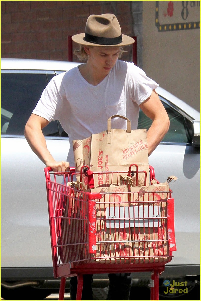 Austin Butler: Grocery Run After 'Death Of An Author' Opening Night ...