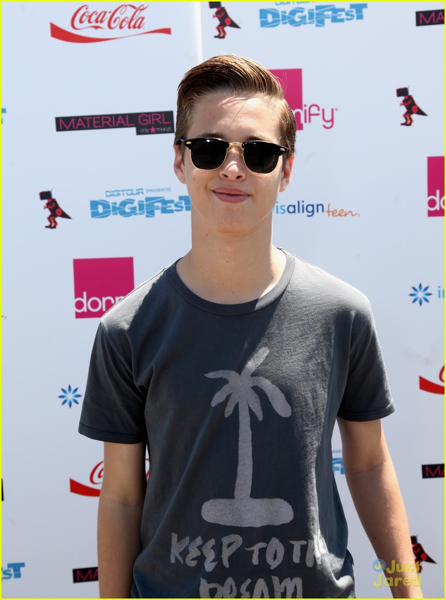 Ryan Beatty & Midnight Red Perform at DigiFest NYC! | Photo 683815 ...