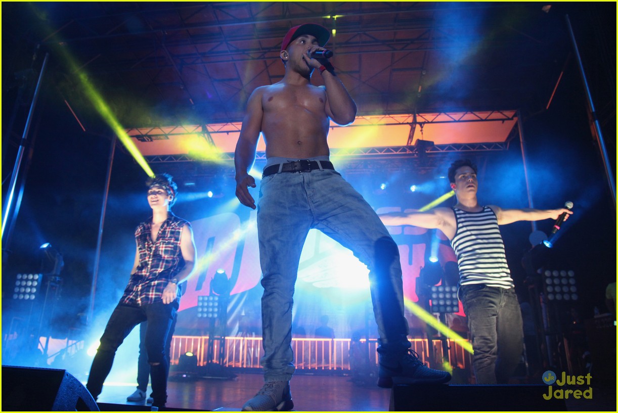 Ryan Beatty & Midnight Red Perform at DigiFest NYC! | Photo 683818 ...