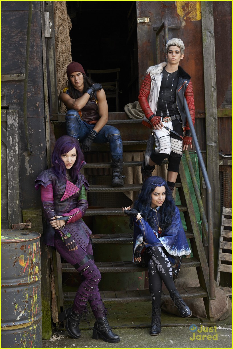 Dove Cameron: First Look at 'Descendants'! Plus, Who's Playing ...