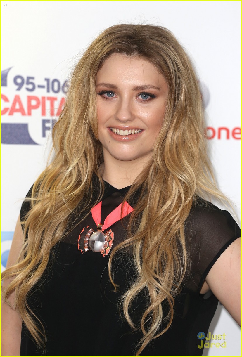Ella Henderson Keeps Her #1 Spot On The Charts During CapitalFM ...