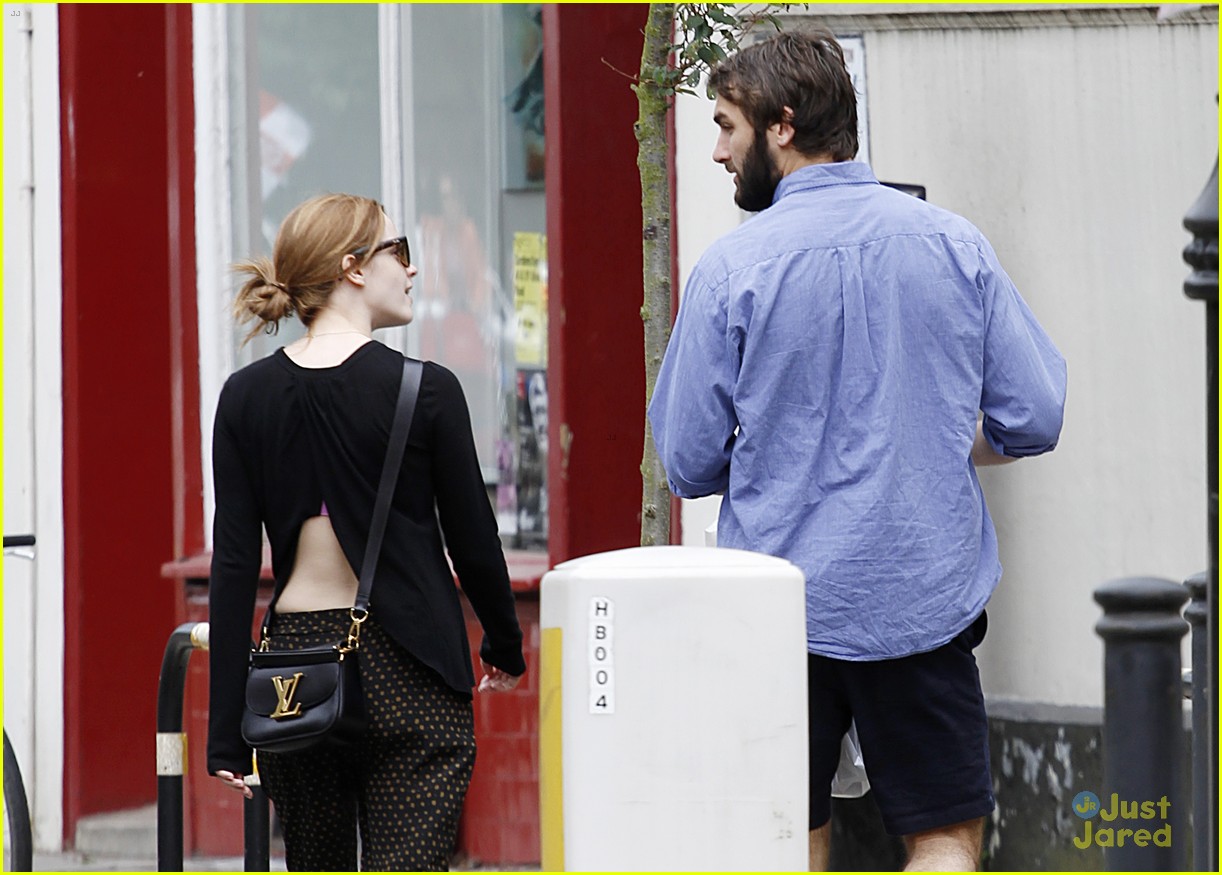 Emma Watson's Rumored Flick 'Beauty' No Longer Has a Director | Photo ...