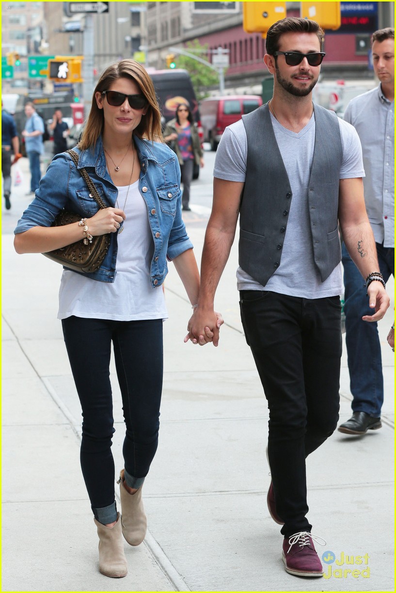 Ashley Greene Boyfriend Paul