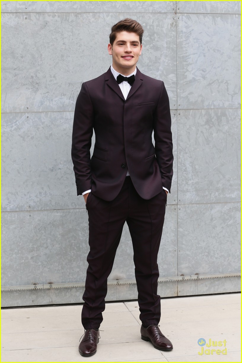 Gregg Sulkin Definitely Isn't 'Faking It' at Emporio Armani Fashion ...