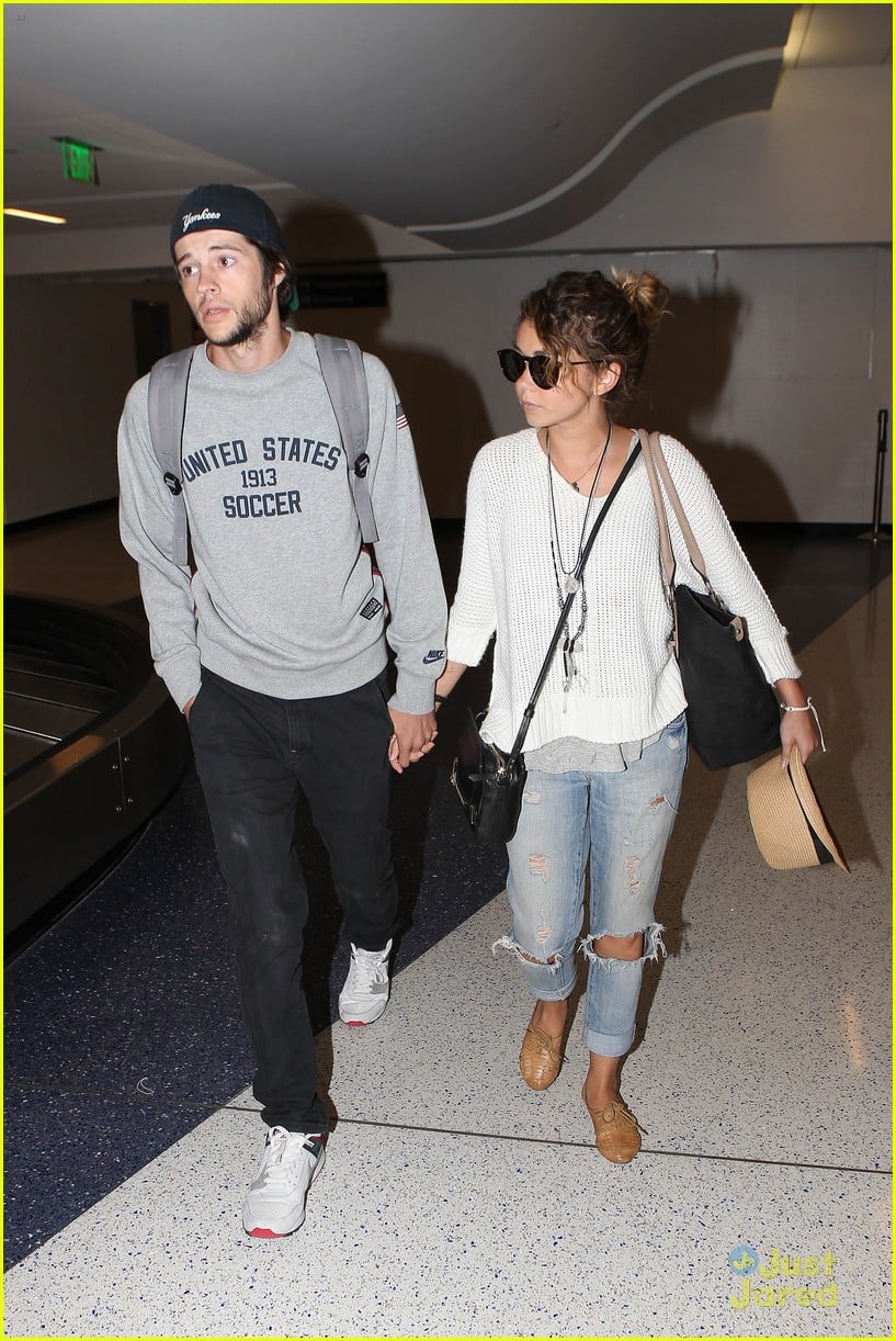 Sarah Hyland & Matt Prokop Arrive Back Home After Hawaiian Getaway ...