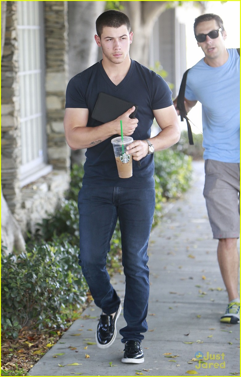 Full Sized Photo of nick jonas buff arms starbucks 12 | Nick Jonas ...