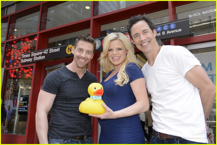Megan Hilty, Christian Borle & Tom Cavanagh Are Lucky Ducks - Watch An ...