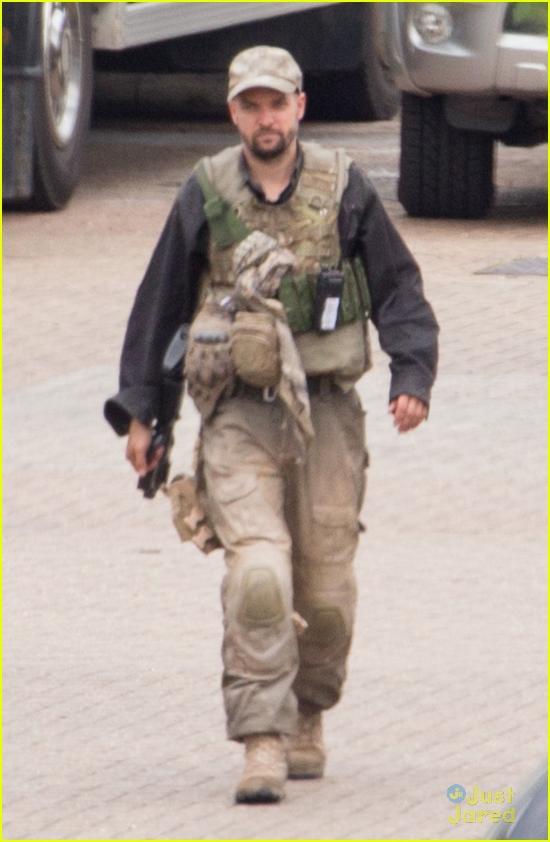 Full Sized Photo of aaron taylor johnson elizabeth olsen avengers stunt ...