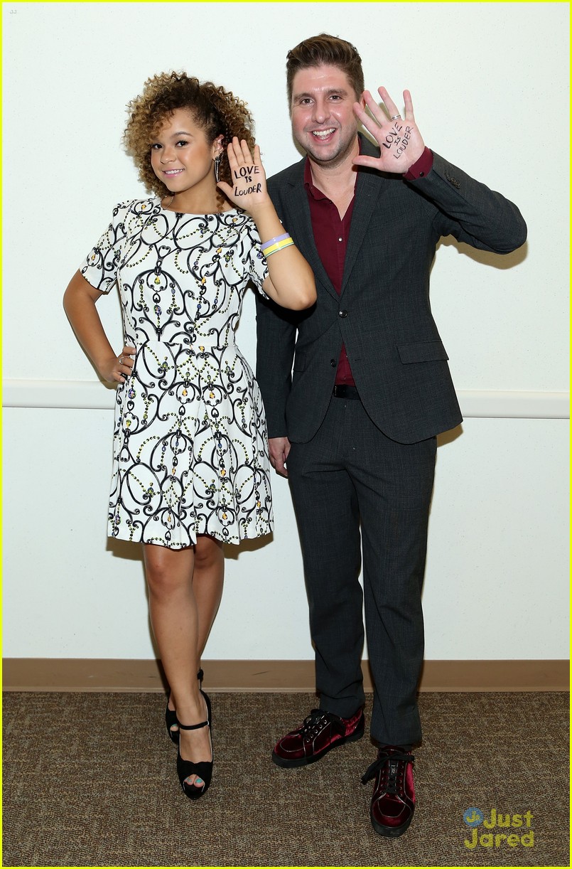 Rachel Crow Sings on Stage at Jed Foundation Gala 2014 | Photo 682966 ...